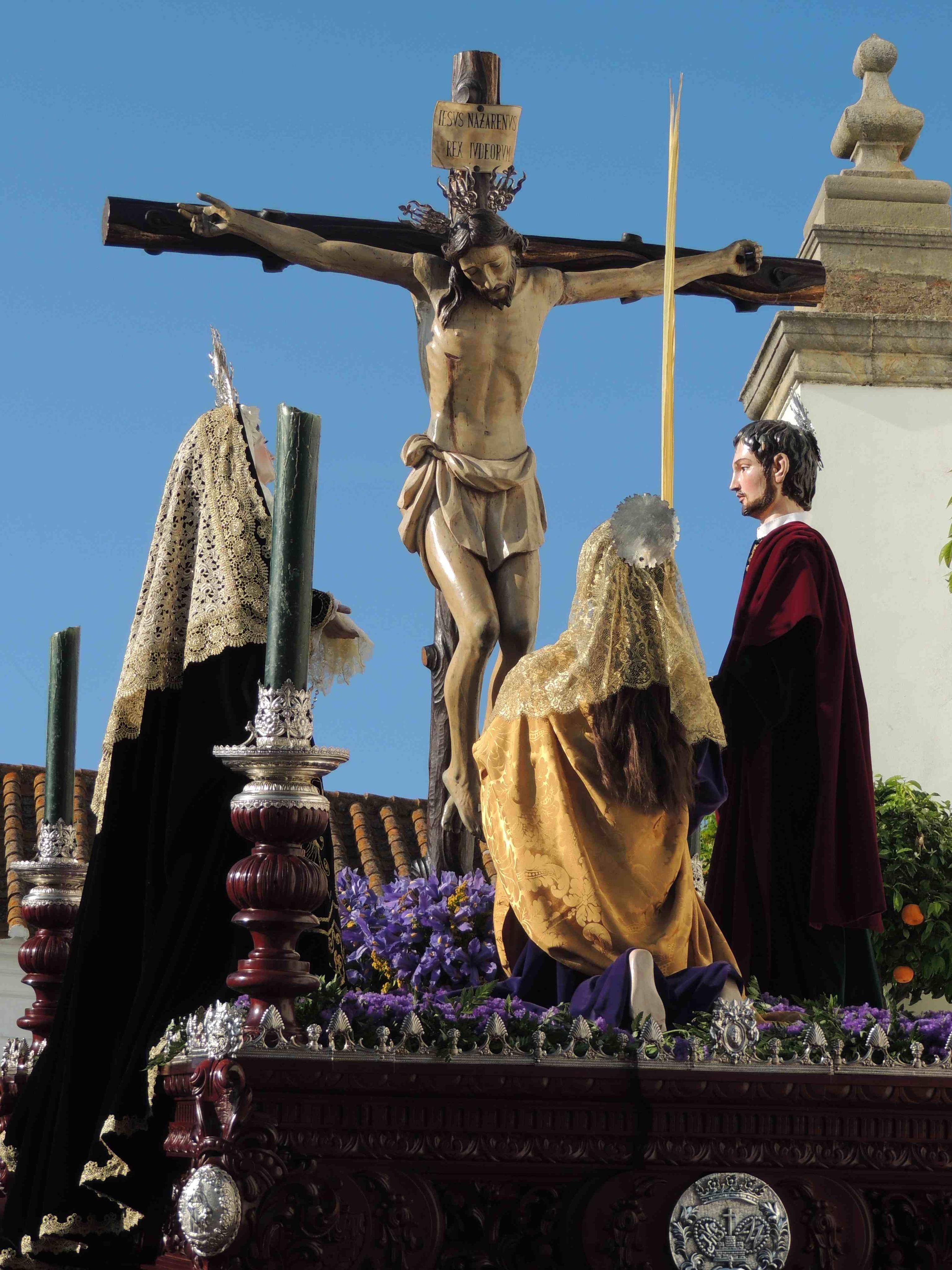 La Procesión Magna llena de fervor y público las calles sanroqueñas ...