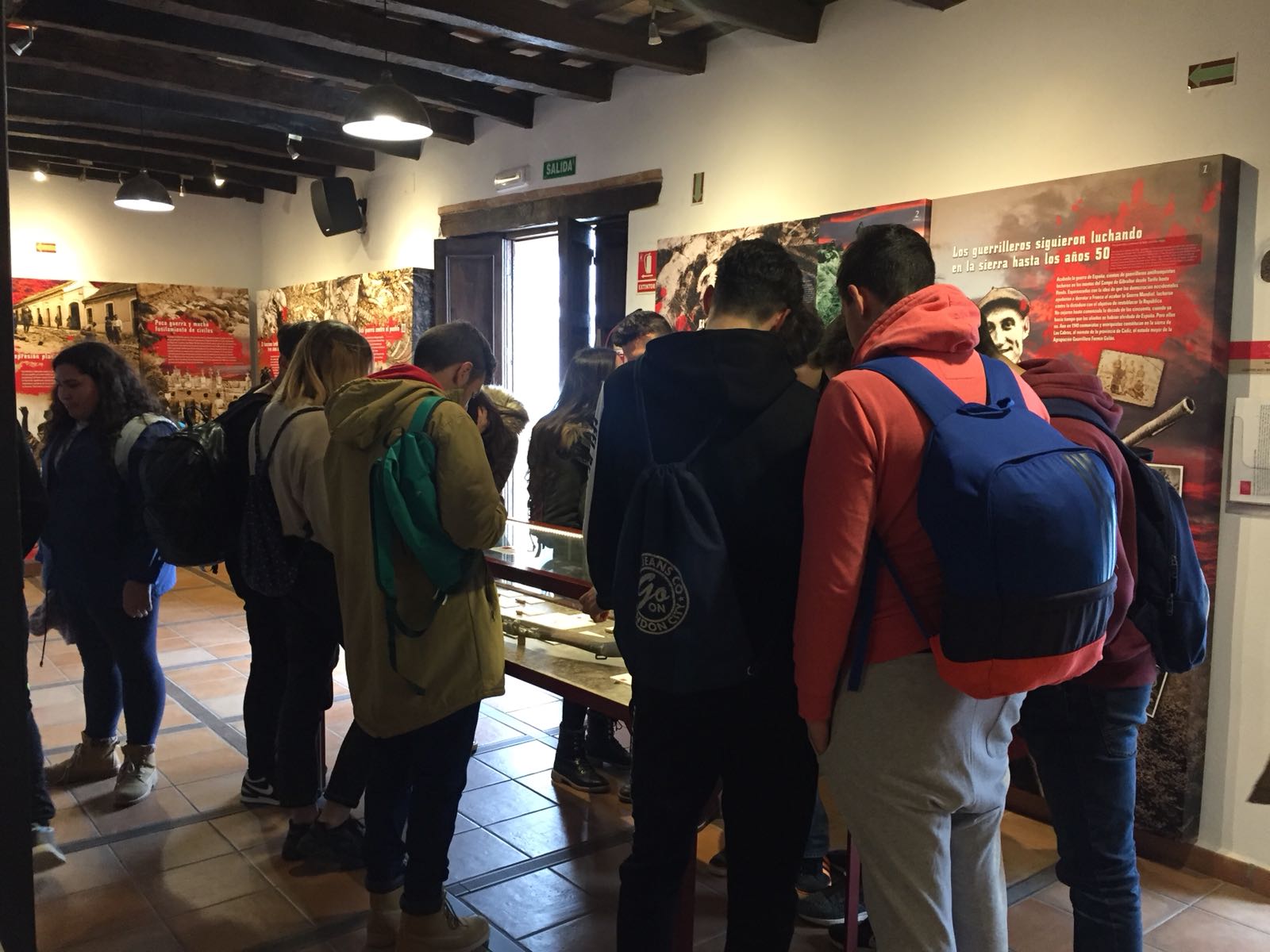 Alumnos del IES José Cadalso conocen la Casa de la Memoria de Jimena ...