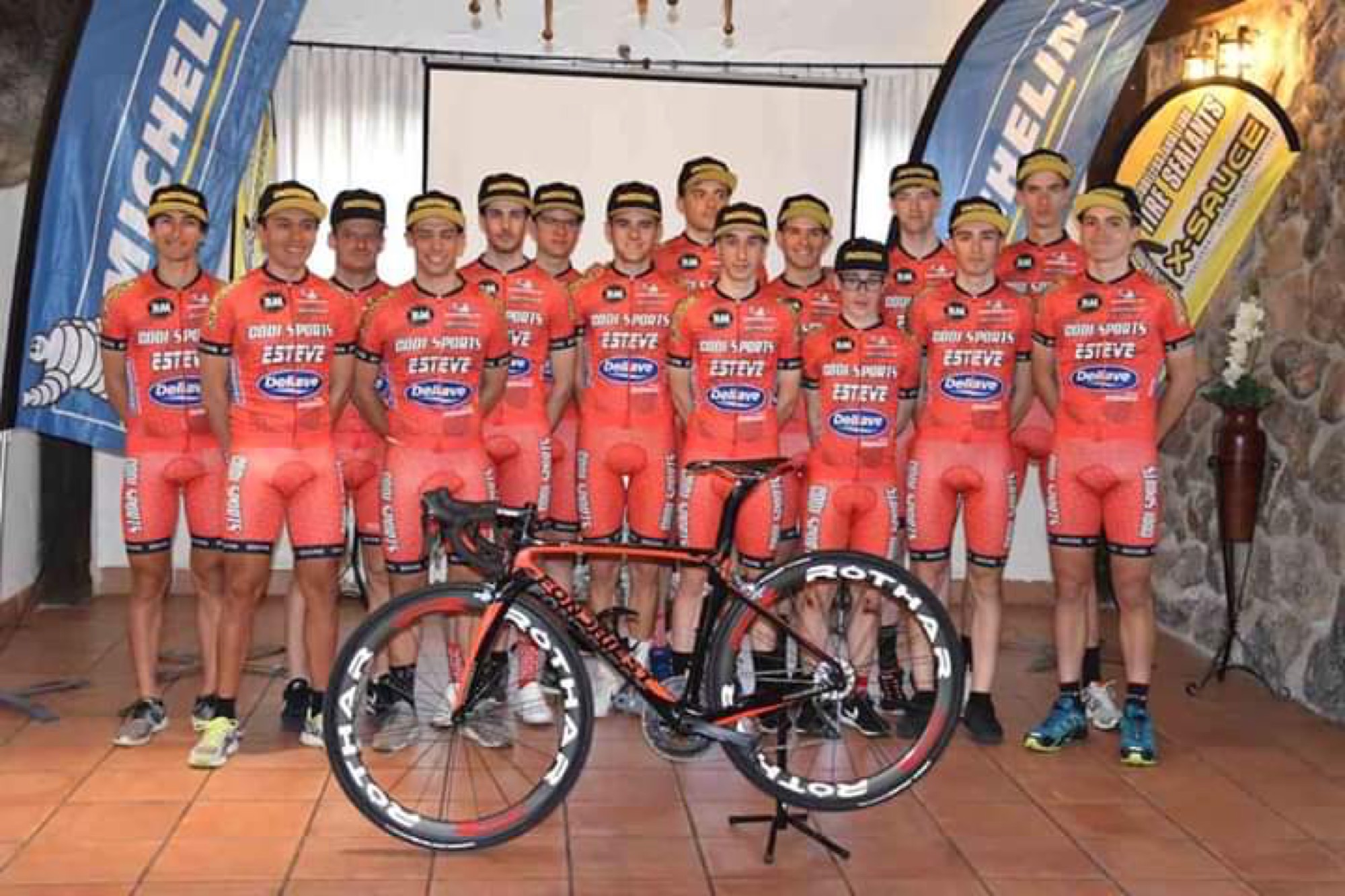 Samuel Pineda, el persistente recorrido de un ciclista de base ...