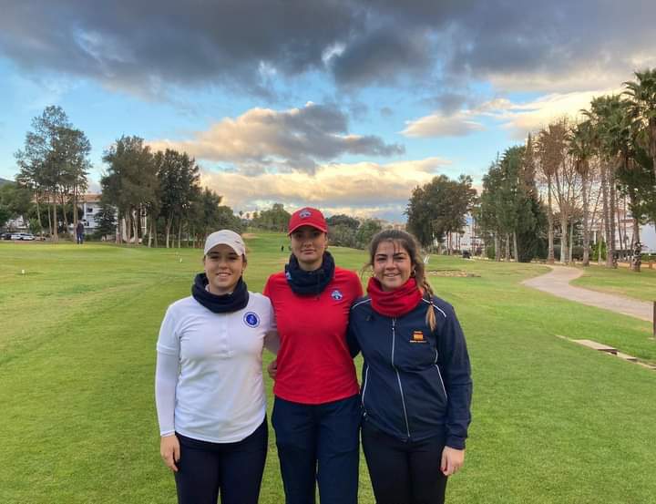 Las golfistas Marta Aguilar y Patience Rhodes, de La Cañada, entre las ...